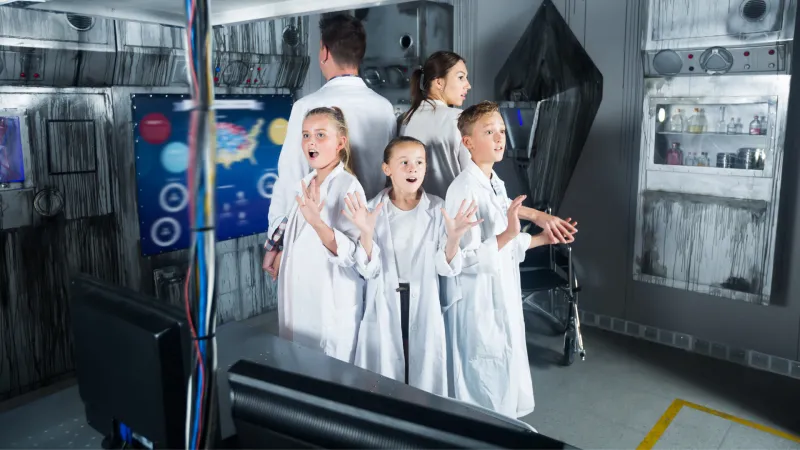 Escapeweb.es - Why play an online family escape room?